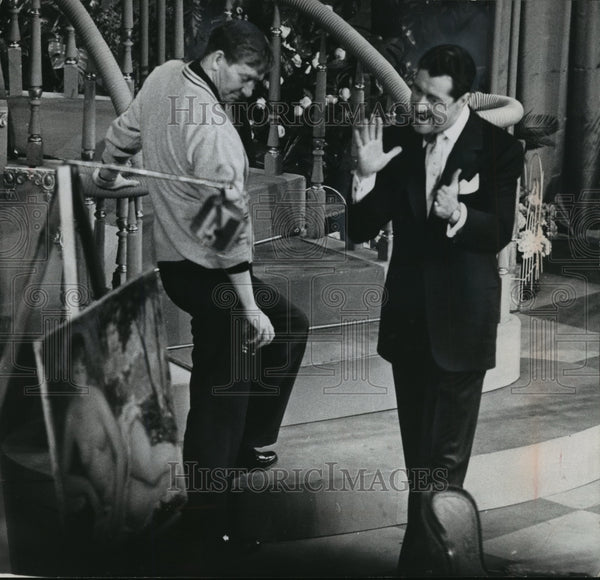 1962 Press Photo Ray Boyle and Don Ameche in a scene from Reclining ...