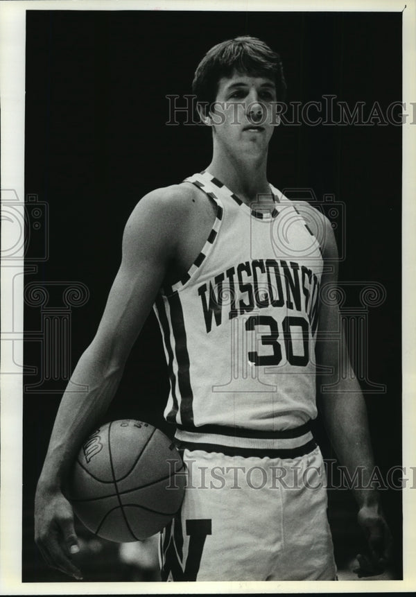 1980 Press Photo Basketball player Mike Kreklow of the University of ...
