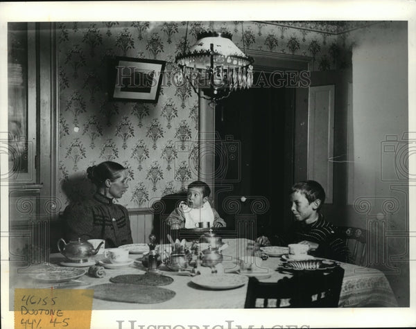 1890 Press Photo Sturgeon Bay, Wisconsin - Mrs. H.C. Scofield, Lloyd ...