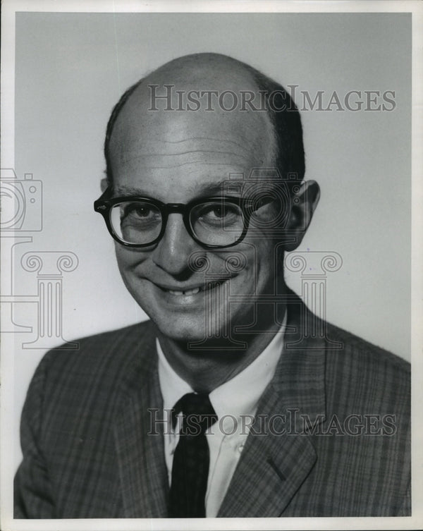 1970 Press Photo Milwaukee Journal employee Michael Drew - Historic Images