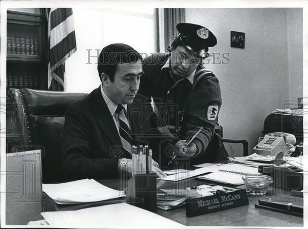 1976 Press Photo District Attorney E Michael McCann - Historic Images