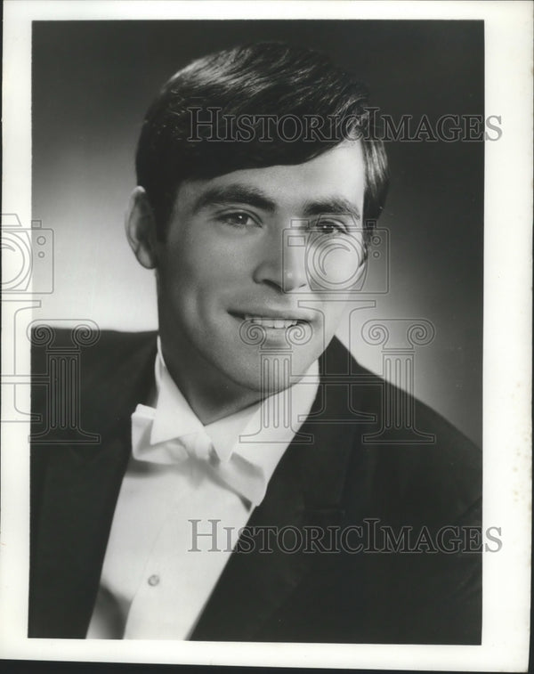 1971 Press Photo Robert Frisbie, Conductor of Wisconsin University ...