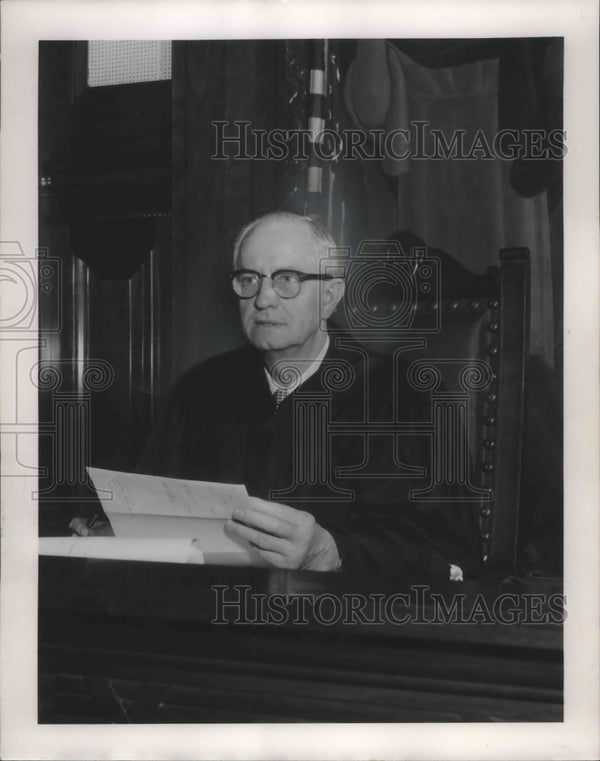 1960 Press Photo Civil Judge Thaddeus J. Pruss, dean of Milwaukee's ...