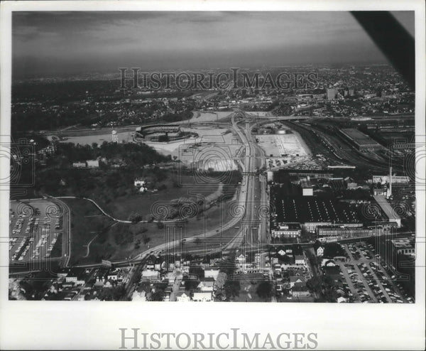 1969 Press Photo The oldest freeway section in Milwaukee to be rebuilt ...