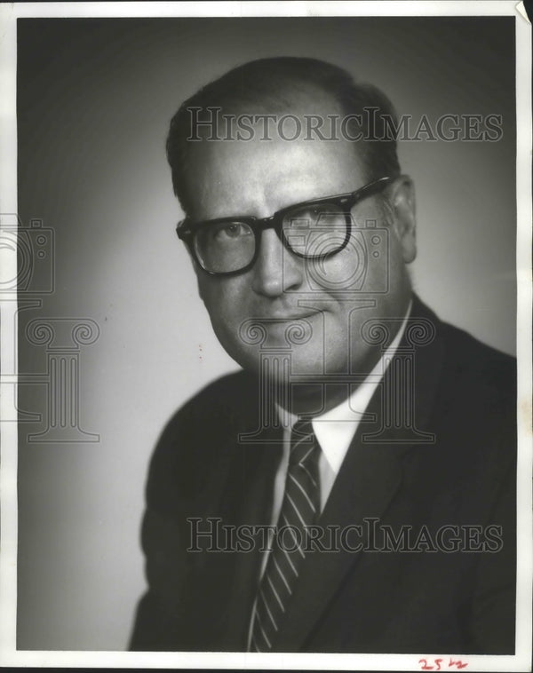 1973 Press Photo David F. Nelson, Vice President of Public Relations ...