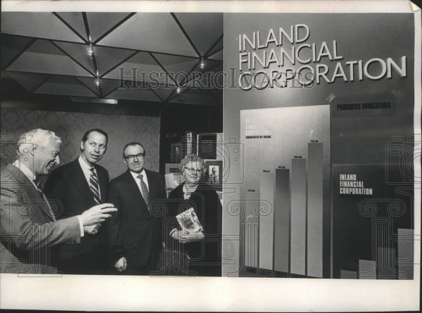 1974 Press Photo Richard Jacobus and former Governor Knowles show ...