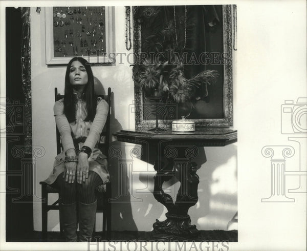 1968 Press Photo Trenny Robb Models Michael Mott Clothing in Milwaukee ...