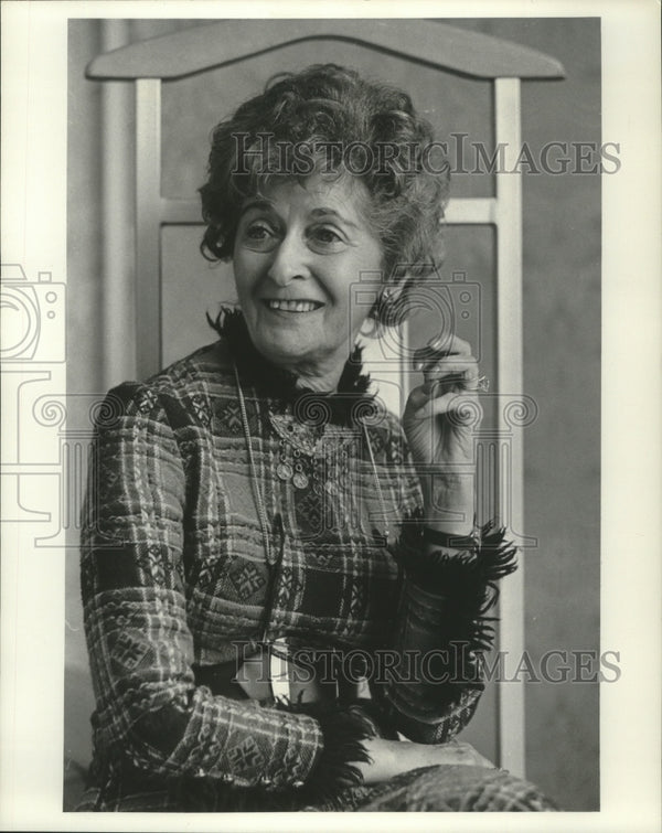 1971 Press Photo Ann Robison reports at National Council of Jewish ...