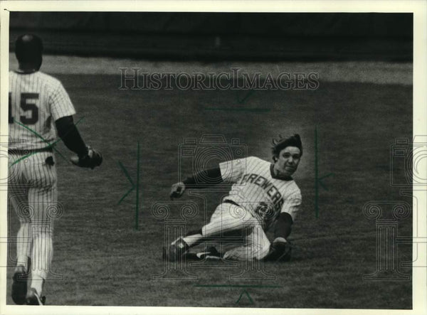 1982 Press Photo Baseball's Milwaukee Brewers Mark Brouhard Catches ...
