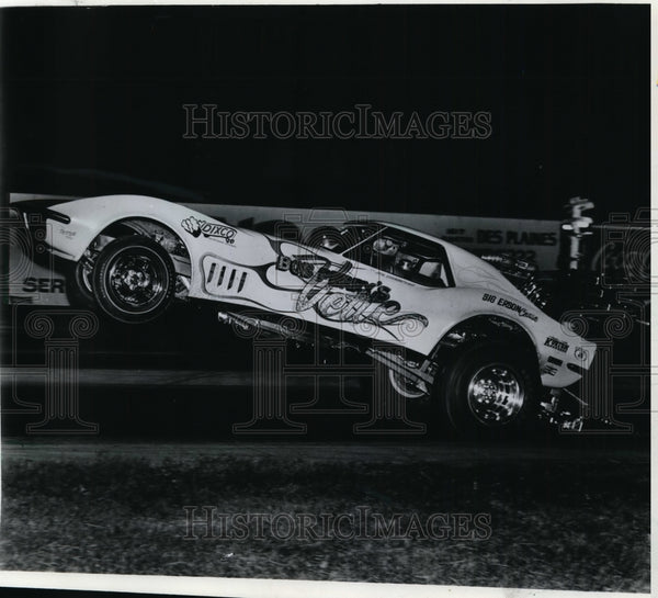1987 Press Photo Bob Perry to drive Fugitive Corvette for races in ...