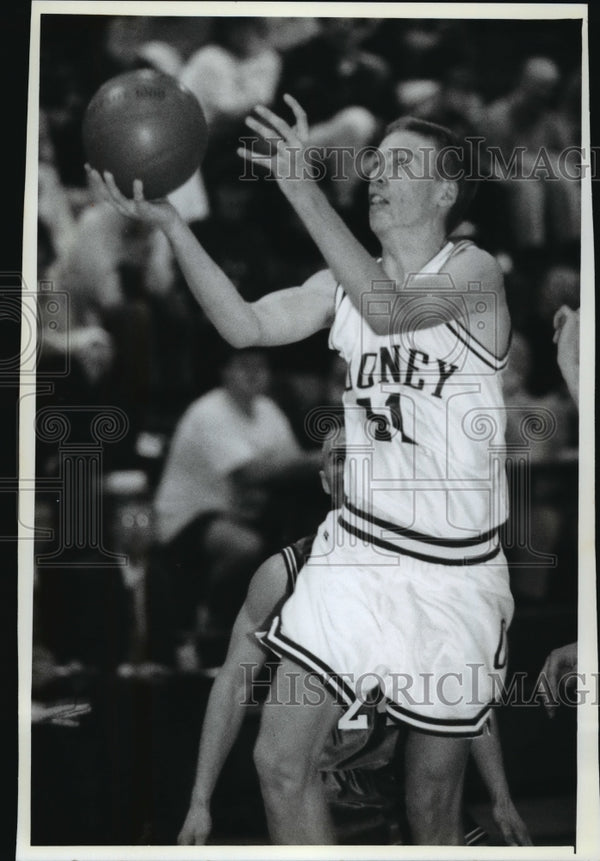 1993 Press Photo Oconomowoc High School - Mike Bolson, Basketball ...