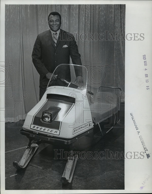 1969 Press Photo Green Bay Packer football's Lionel Aldridge with ...