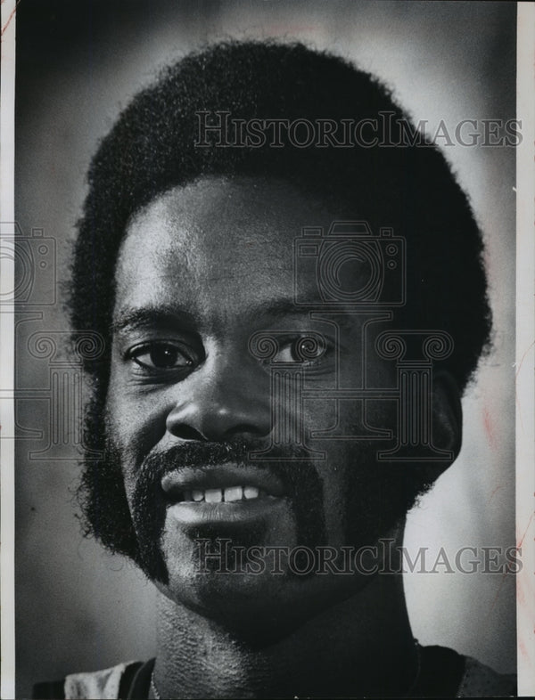 1974 Press Photo Milwaukee Bucks basketball player, Lucius Allen ...