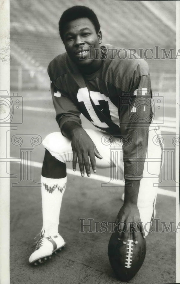 1975 Press Photo University of Wisconsin football player Anthony Dudley ...