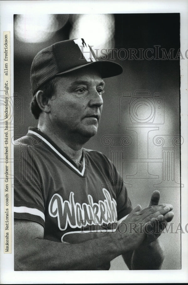 1990 Press Photo Waukesha coach Ken Gardner at Fame Park - mjt09176 ...