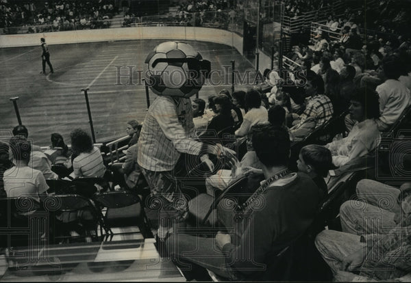 1989 Press Photo Milwaukee Wave Mascot Shades McBride Works the Crowd ...