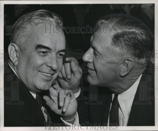 1953 Press Photo Edward Doherty Jr., Charlie Grimm Braves chatting ...