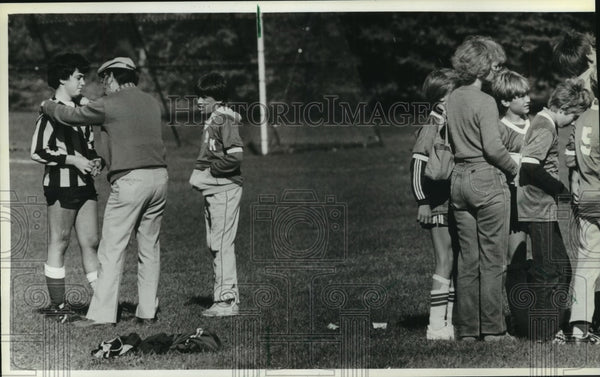 1983 Press Photo Klings & Shoreland teams play at Milwaukee Kickers ...