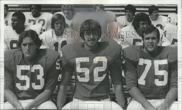 1976 Press Photo University of Wisconsin football team, Jim Moore (52 ...