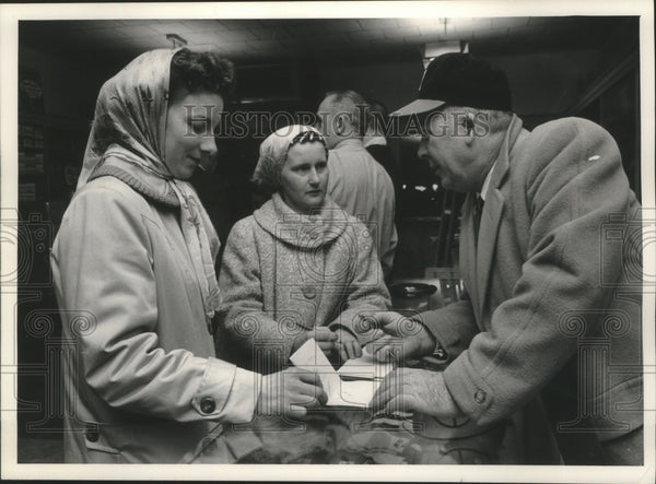 1962 Press Photo Braves baseball manager George "Birdie" Tebbetts and ...