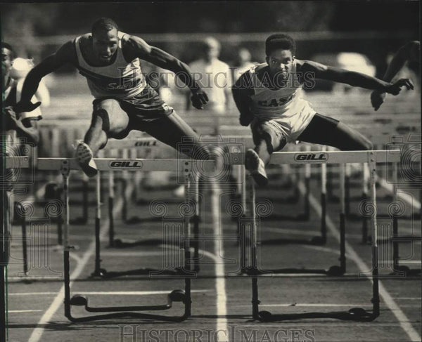 1988 Press Photo Fred Freeman And Lance Knuckles Jump Last Hurdle At ...