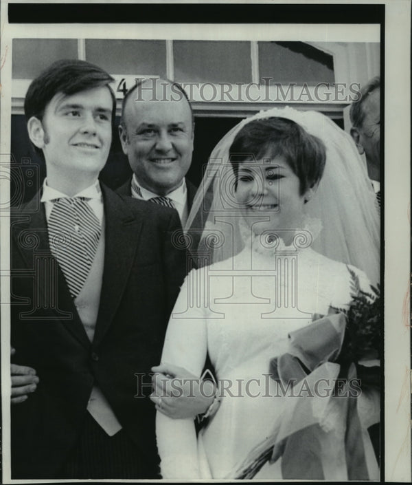1969 Press Photo Melvin Laird with daughter-in-law Nancy & son John's ...