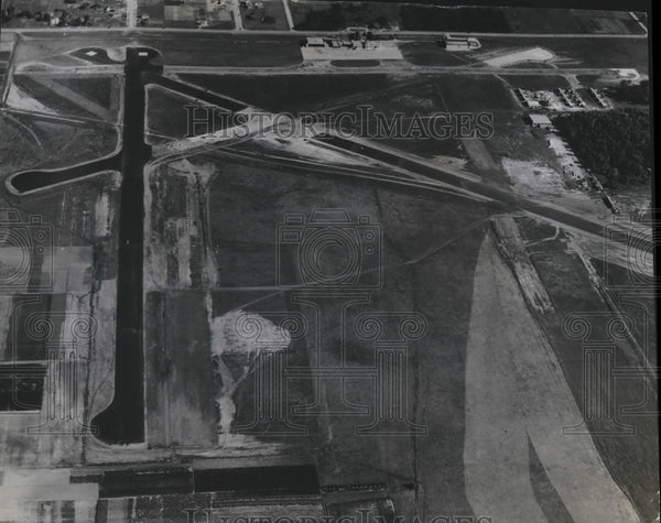 1940 Press Photo Aerial View of Gen. Mitchell Field, Milwaukee, Wiscon ...