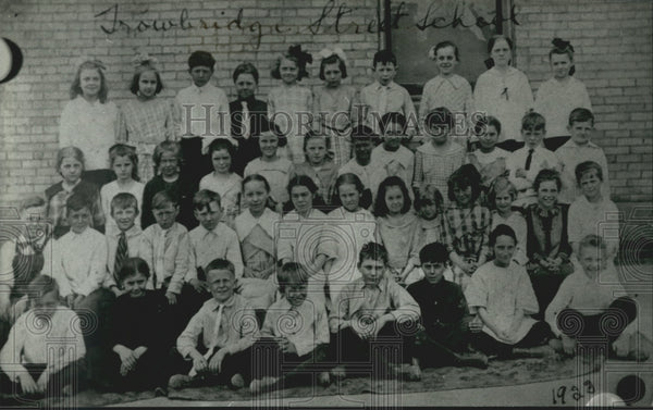 1923 Press Photo Trowbridge Elementary School Class Photo - mjx47870 ...