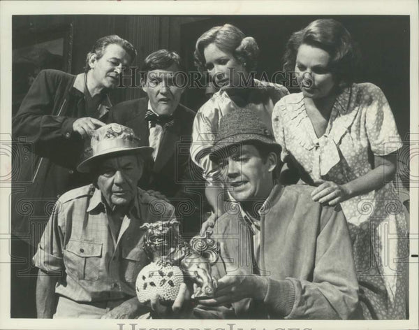 1975 Press Photo Jim Hutton and others co-star in "Ellery Queen ...