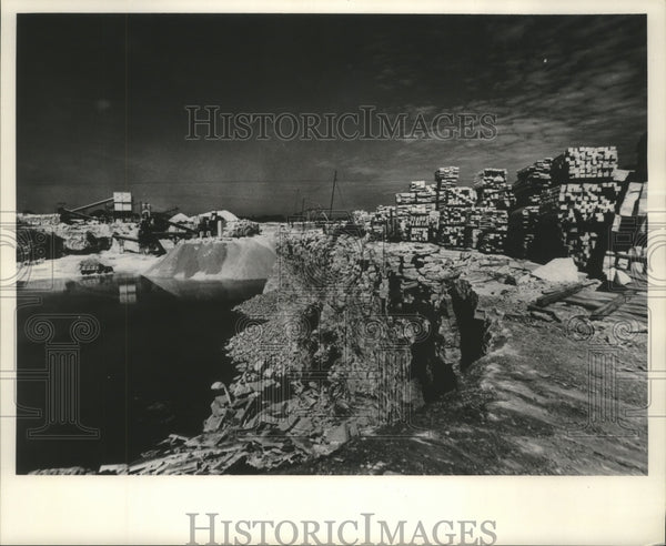 1965 Press Photo Lannon Limestone Quarry stacks limestone like lumber ...