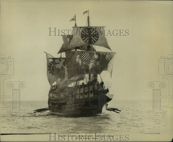 Press Photo "The Sea Hawk" - mjx62669 - Historic Images