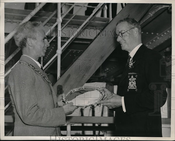 1939 Press Photo P.J. Dollan, John Henderson, Scottish Arrives World's ...