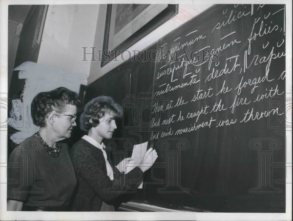 1963 Press Photo Teacher Alice Chappelle at West Hi with Latin pupil ...