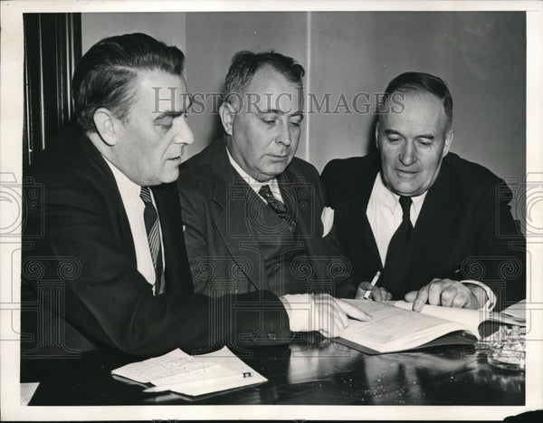 1941 Press Photo H.P. Lowry, O.R. McGuire and Edward R. Burke ...