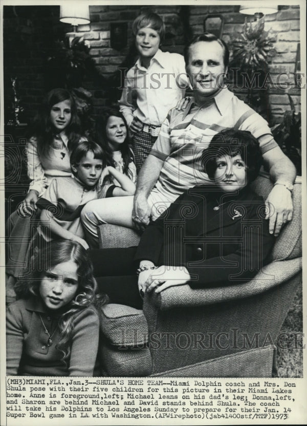 1973 Press Photo Don Shula & Family at Home, Miami, Florida - nef18450 ...