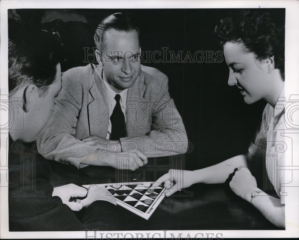 1954 Press Photo Triangular Checkers Game Which Has Finally Made Room ...