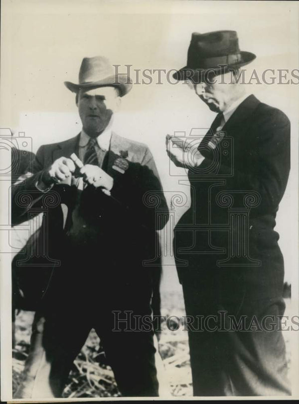 1938 Press Photo Hollis Gray & Aubrey Gates delegates to Farm Bureau ...