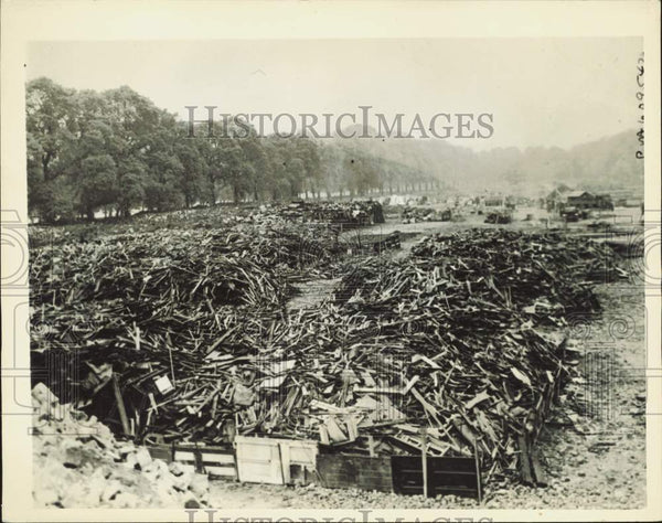 1941 Press Photo Woods neatly piled up in bomb salvage dump in Hyde ...