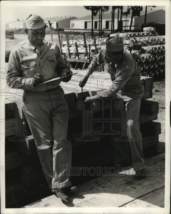 1942 Press Photo James Garlick and Nabor Beltran of the Advance General ...