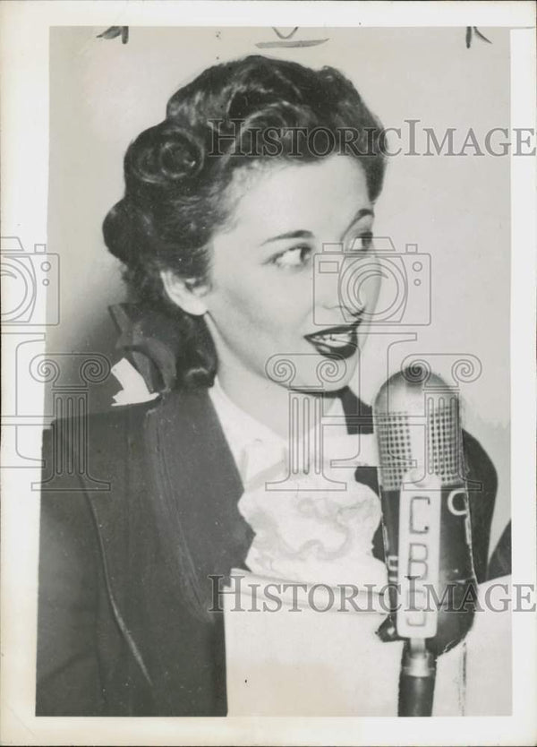 1943 Press Photo Radio Star Zina Hampshire hurt in New York Attack ...