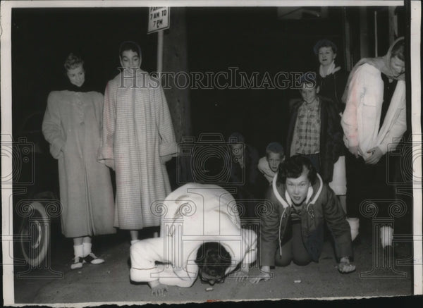 1956 Press Photo Delores Nichols & Irene Lucas, Waitresses, Lose ...