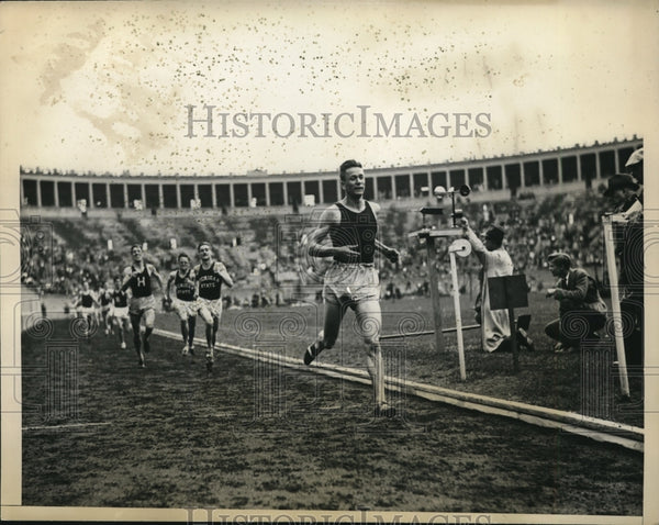 1935 Press Photo Gene Venzke wins 1500 meters vs Wes Hurd - nes25072 ...