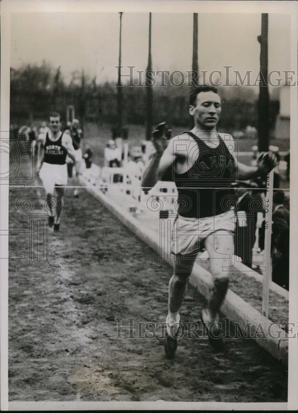 1936 Press Photo Glenn Cunningham at Drake Relays 2:11.2 in 1000 yards ...