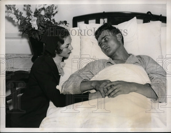 1937 Press Photo Jake Powell Yankee outfielder & wife at hospital ...