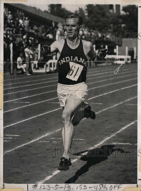 1939 Press Photo Don Lash at track meet in 3000 yard race in NYC ...