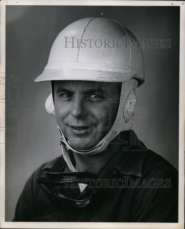 1960 Press Photo Cliff Griffith race driver at Indianapolis 500 - nes4 ...