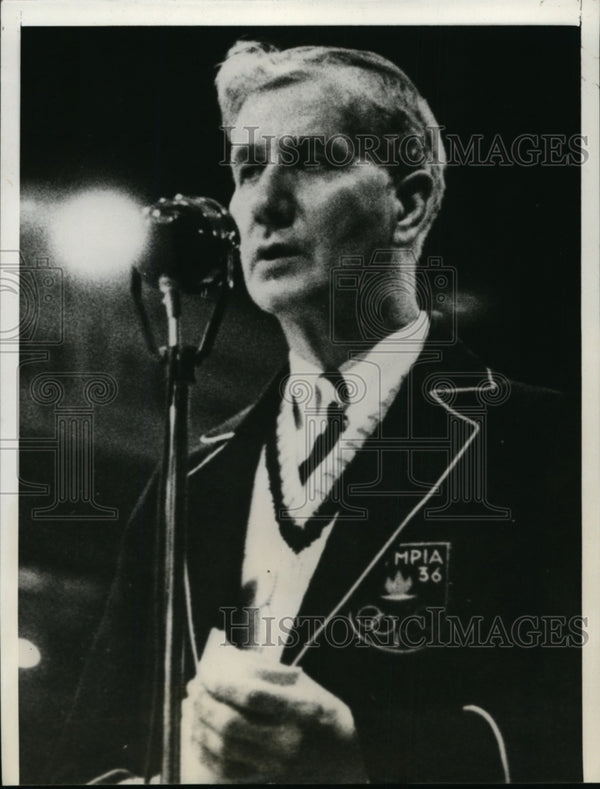 1940 Press Photo Percy Page of Edmonton Commercial Grads basketball ...