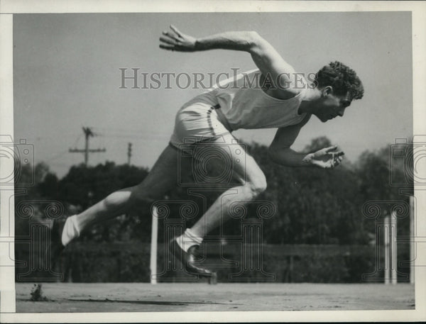 1932 Press Photo Track runner Charley Borah in motion in a race ...