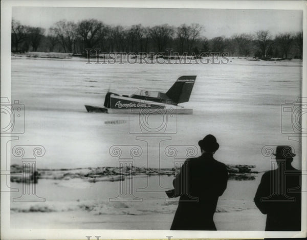 1962 Press Photo Dr. William Bertelson, "Arcopter" on frozen ...