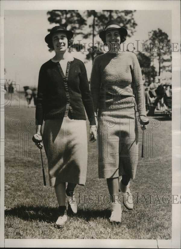 1938 Press Photo Golfers Deborah Verry and Betty Abernathy at ...